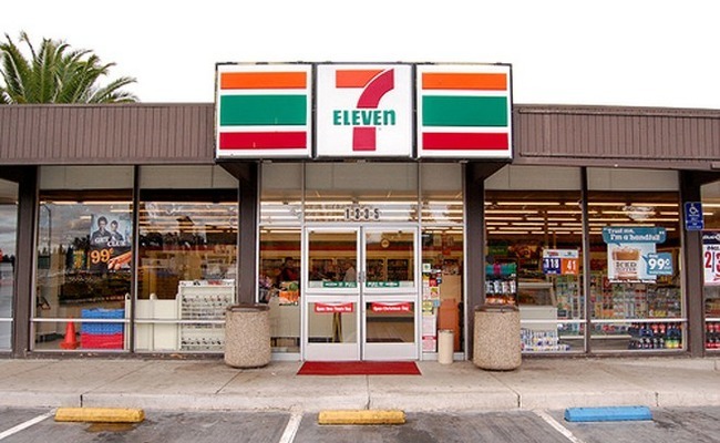 7-Eleven tuyển dụng ở Việt Nam, tay chơi đáng gờm xuất hiện